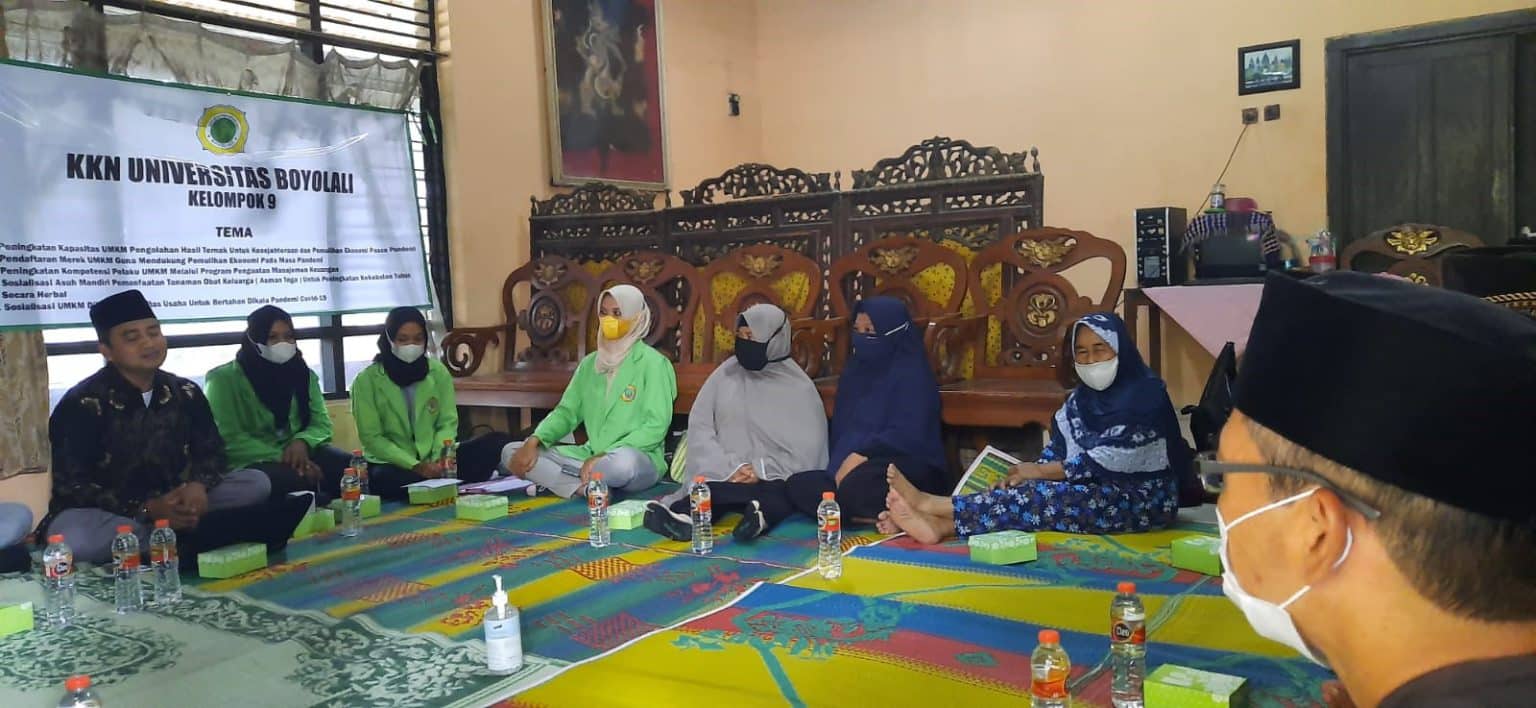 Mahasiswa UBY Berikan Sosialisasi Cara Pendaftaran Merek UMKM