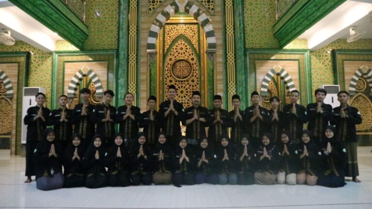 Peran Remaja Masjid dalam Membentuk Karakter Pemuda Islam yang Beriman ...