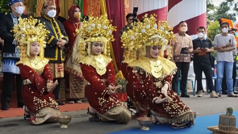 Tari Persembahan Bengkulu (Sekapur Sirih): Sejarah, Makna, Fungsi, dan Keunikan Tradisi Adat Rejang