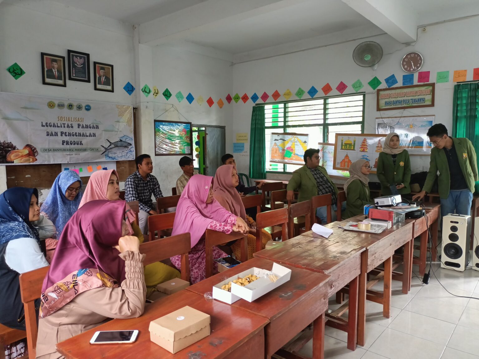 Pembuatan Merk Dagang dan Desain Kemasan Produk Otak-Otak Bandeng ...