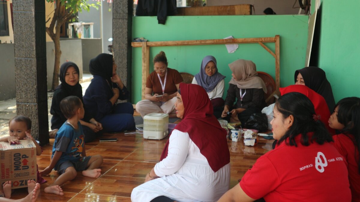 Tim PPK Ormawa HMB–Helianthus 2025 Monitoring Pembuatan Produk Olahan Yogurt “JASEYO”, Infused ...